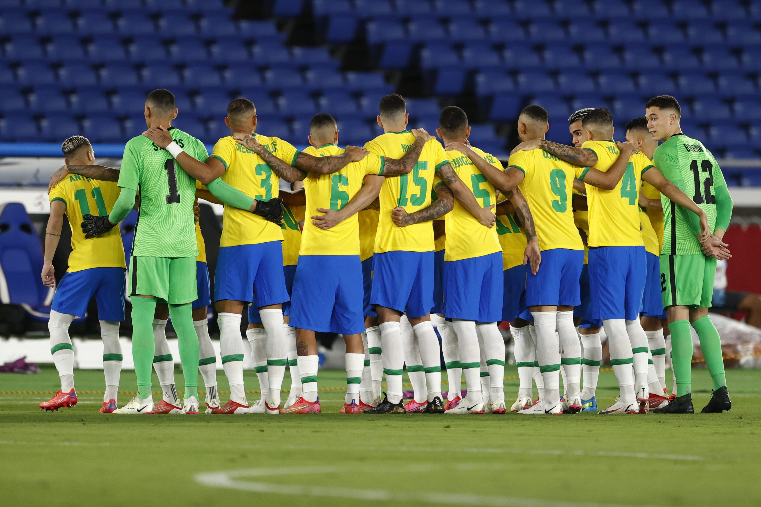 Brazilci besnijo: Klubi prisilili nogometaše, da zapustijo ...