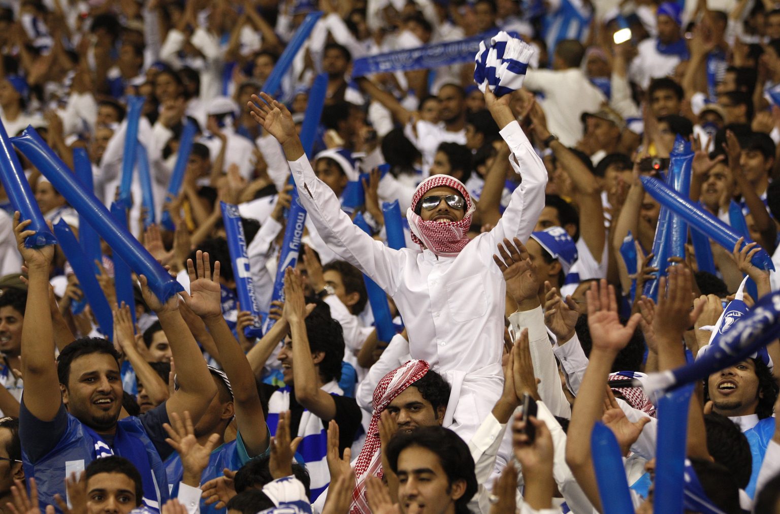 Kam gre ta svet? V Savdski Arabiji navijači plačani za prihod na tekmo! – Šport TV